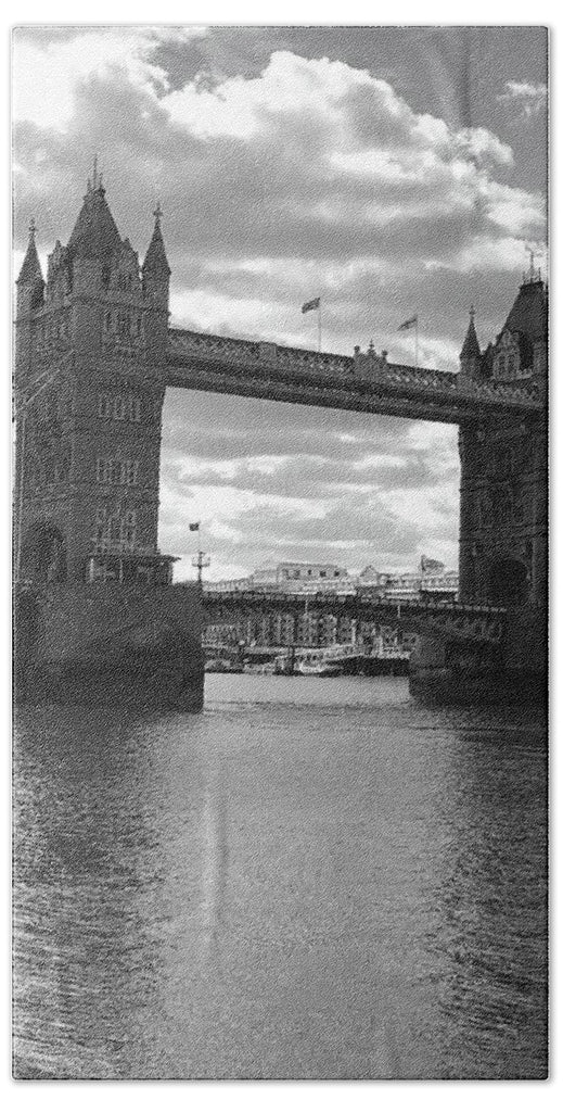 Tower Bridge in Black and White - Beach Towel – Classic Auto Spares - H ...